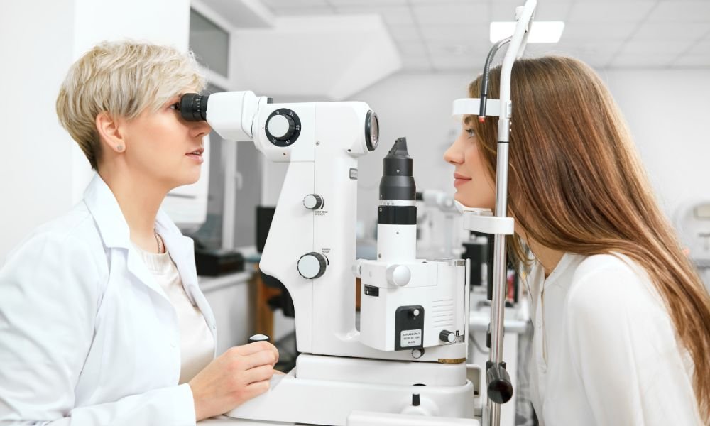 Opthalmic surgeons for AMD – A Broad mastery - Health A Bot